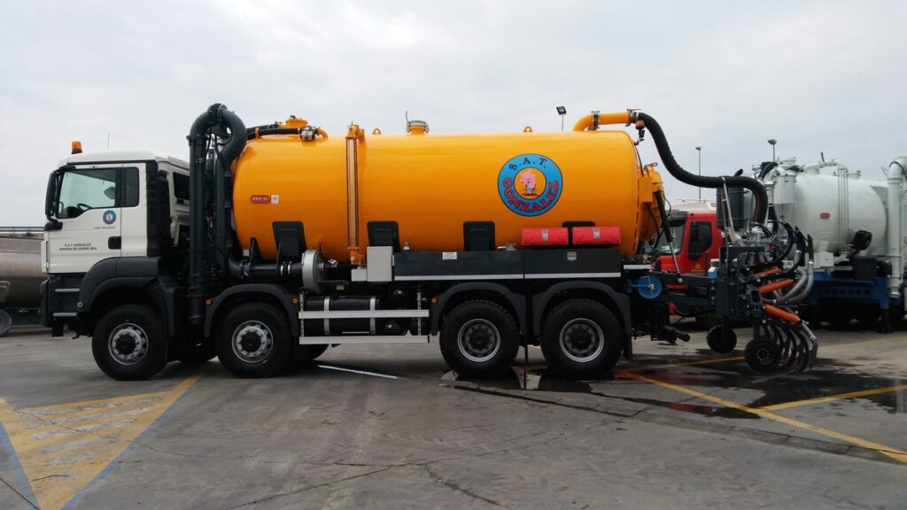 Citernes pour Le transport de Lisier sur camion avec applicateur - Rigual